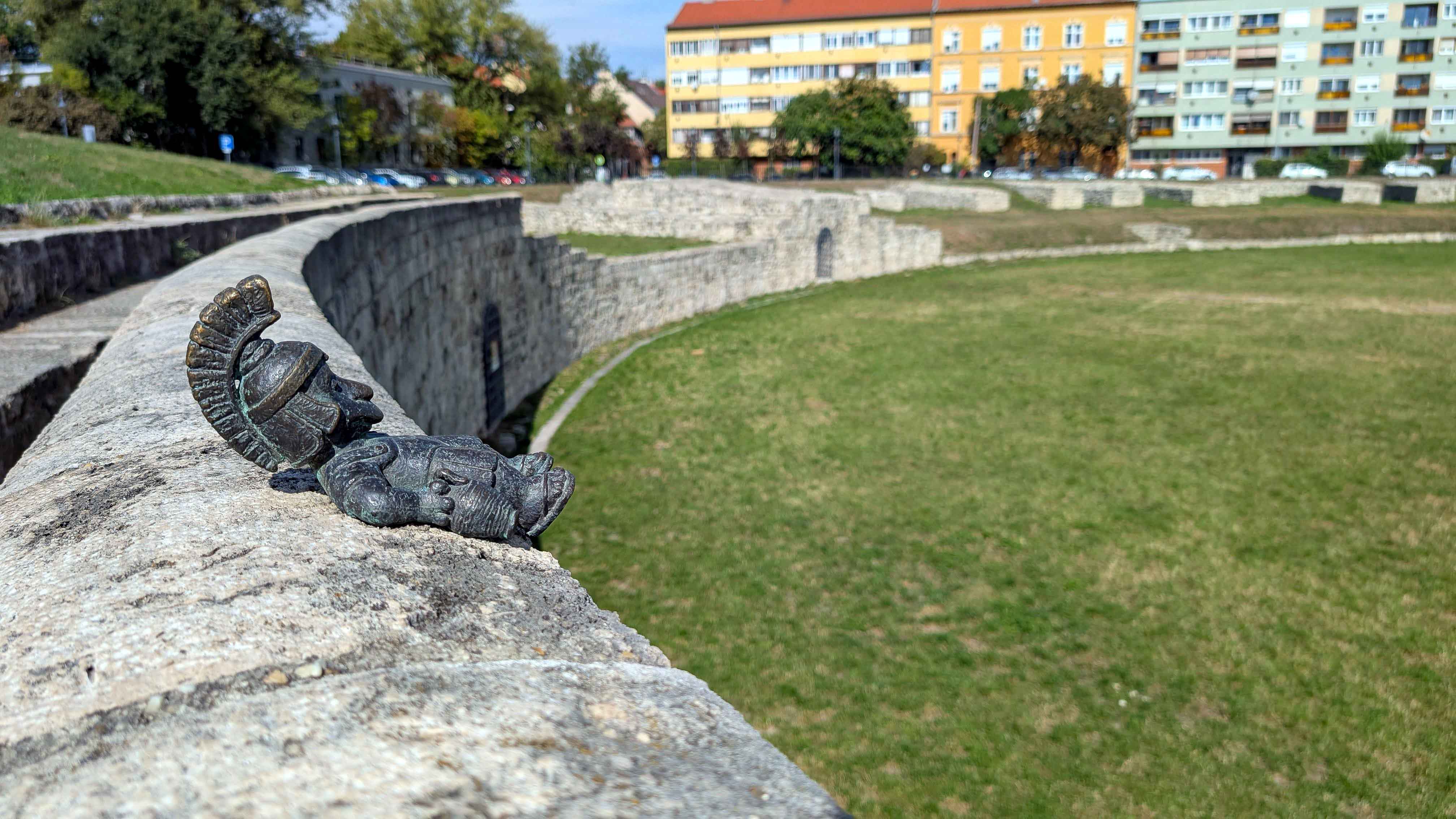 Hunting for Kolodko’s Mini-Statues in Budapest – Trespasser-on-Earth