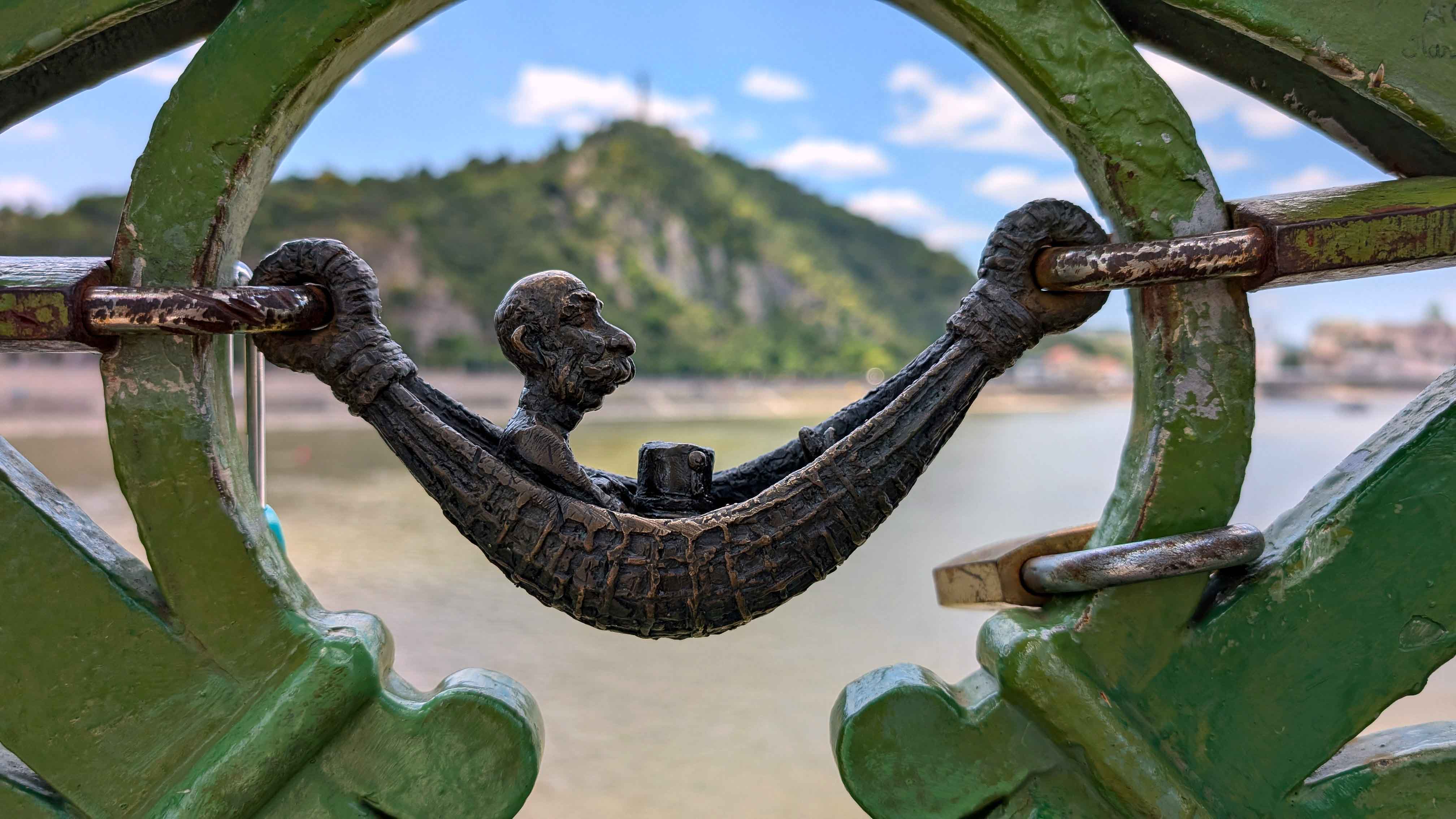Hunting for Kolodko’s Mini-Statues in Budapest – Trespasser-on-Earth